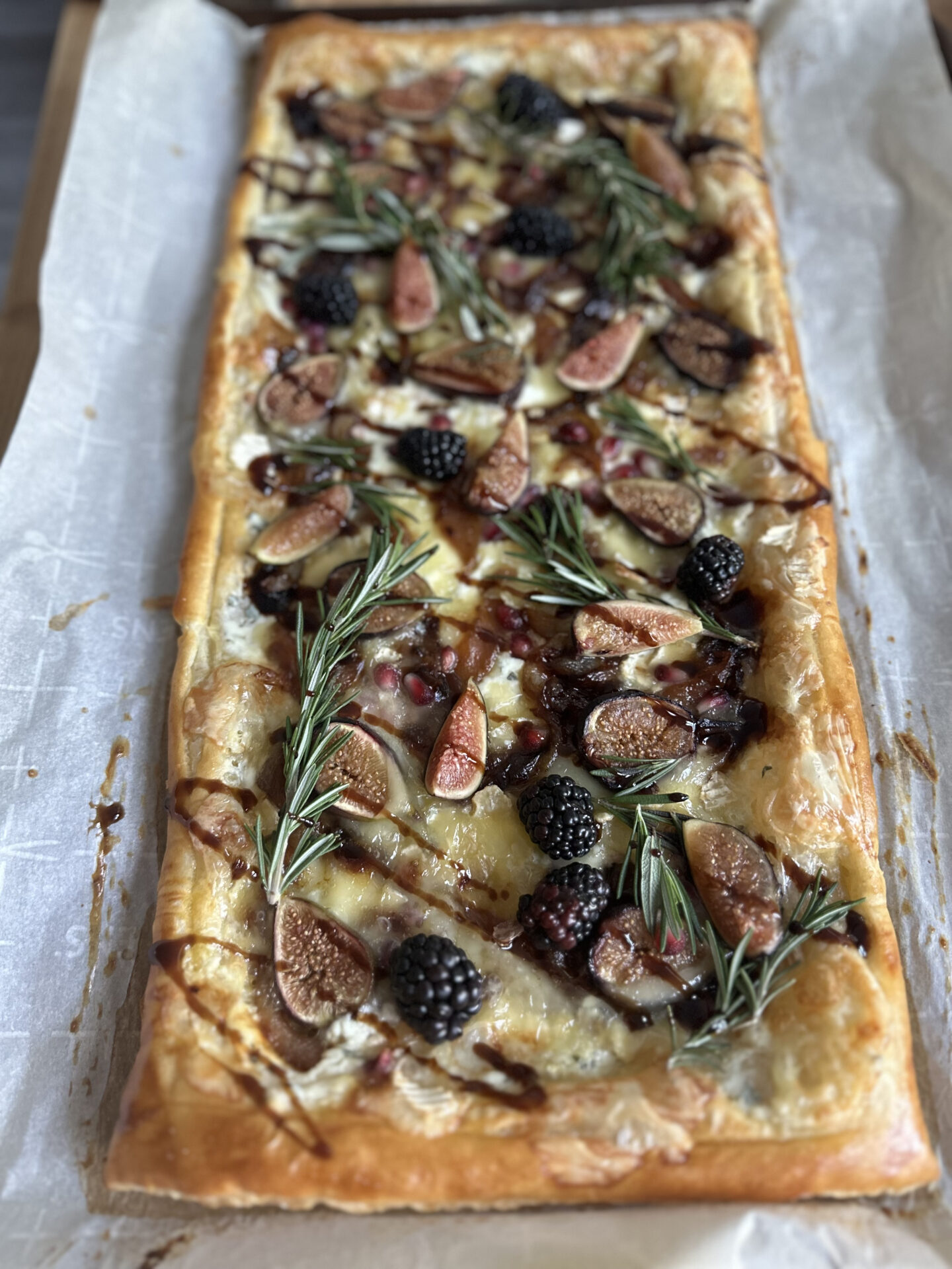 Fig, Brie, Caramelized Onion and Herb Tart – Have U Covered in the Kitchen